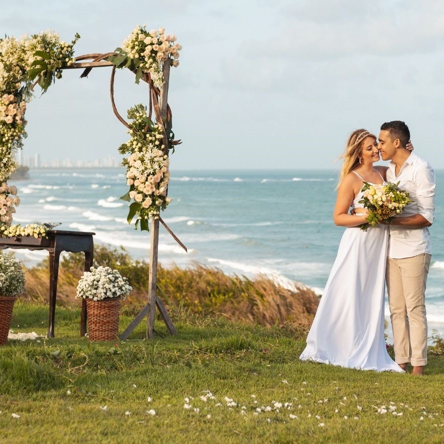 What to Wear to a Beach Wedding - The Ultimate Guide | Soxy