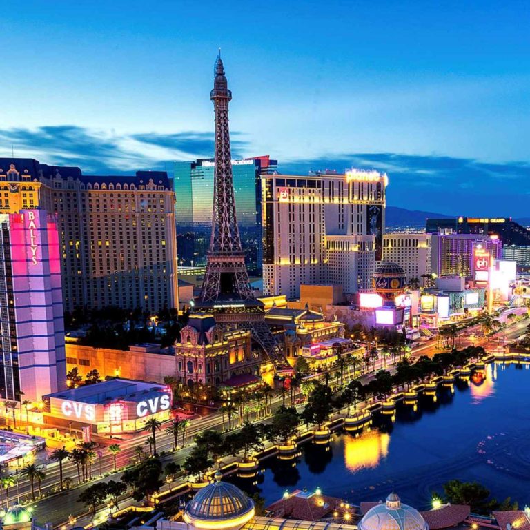 What to Wear in Vegas - The Ultimate Guide | Soxy