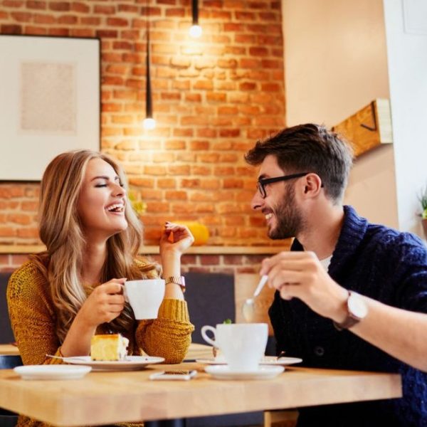 What to Wear on a First Date - The Ultimate Guide | Soxy