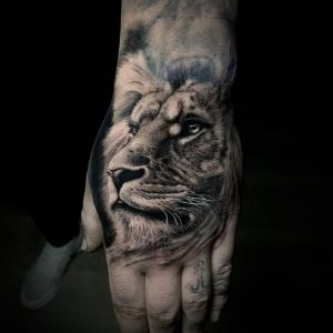 32 Best Lion Hand Tattoo Ideas - Read This First