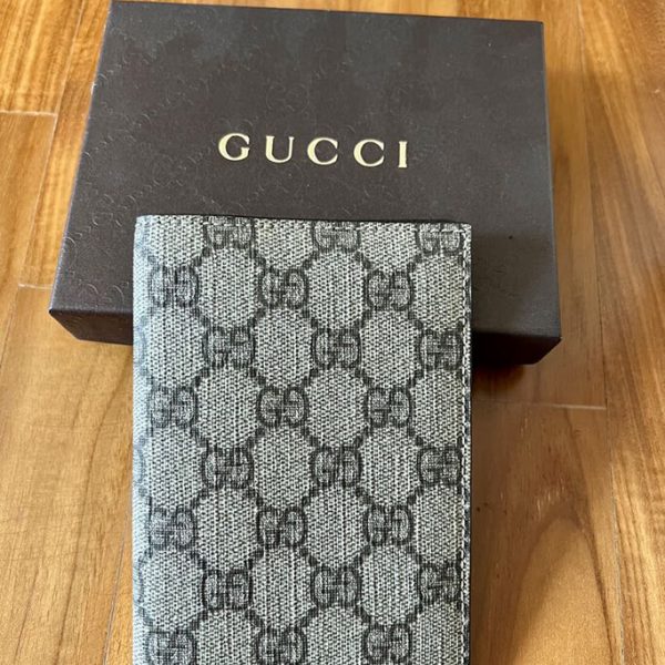 20 Best Designer Passport Holders - Read This First